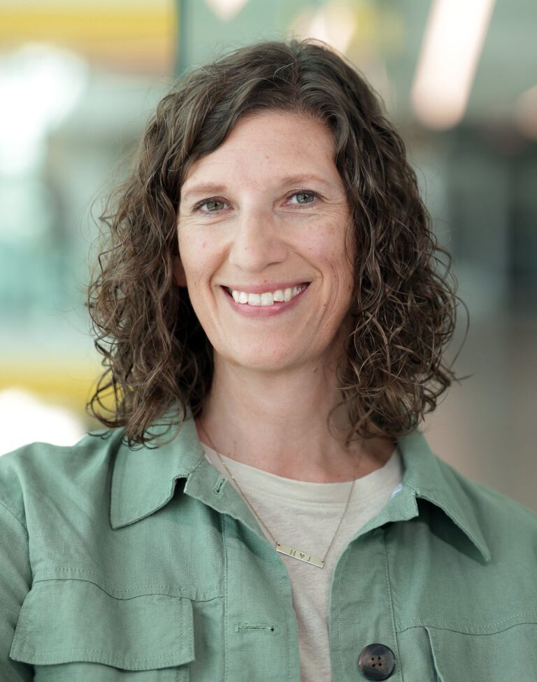 People - Electric Vehicle Center